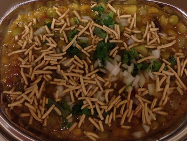 Straight From My Kitchen: Ragda (Green/white peas curry)