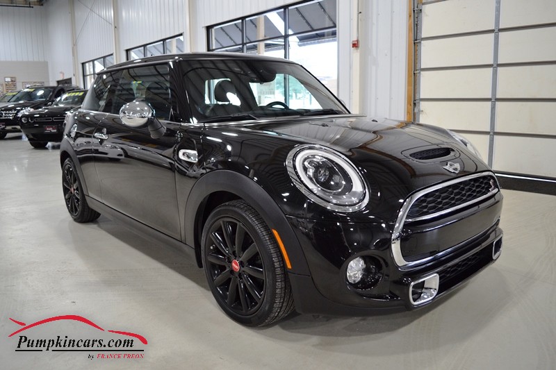 BLACK ON BLACK 2017 MINI COOPER S.... W-E-L-L EQUIPPED & AUTOMATIC ...