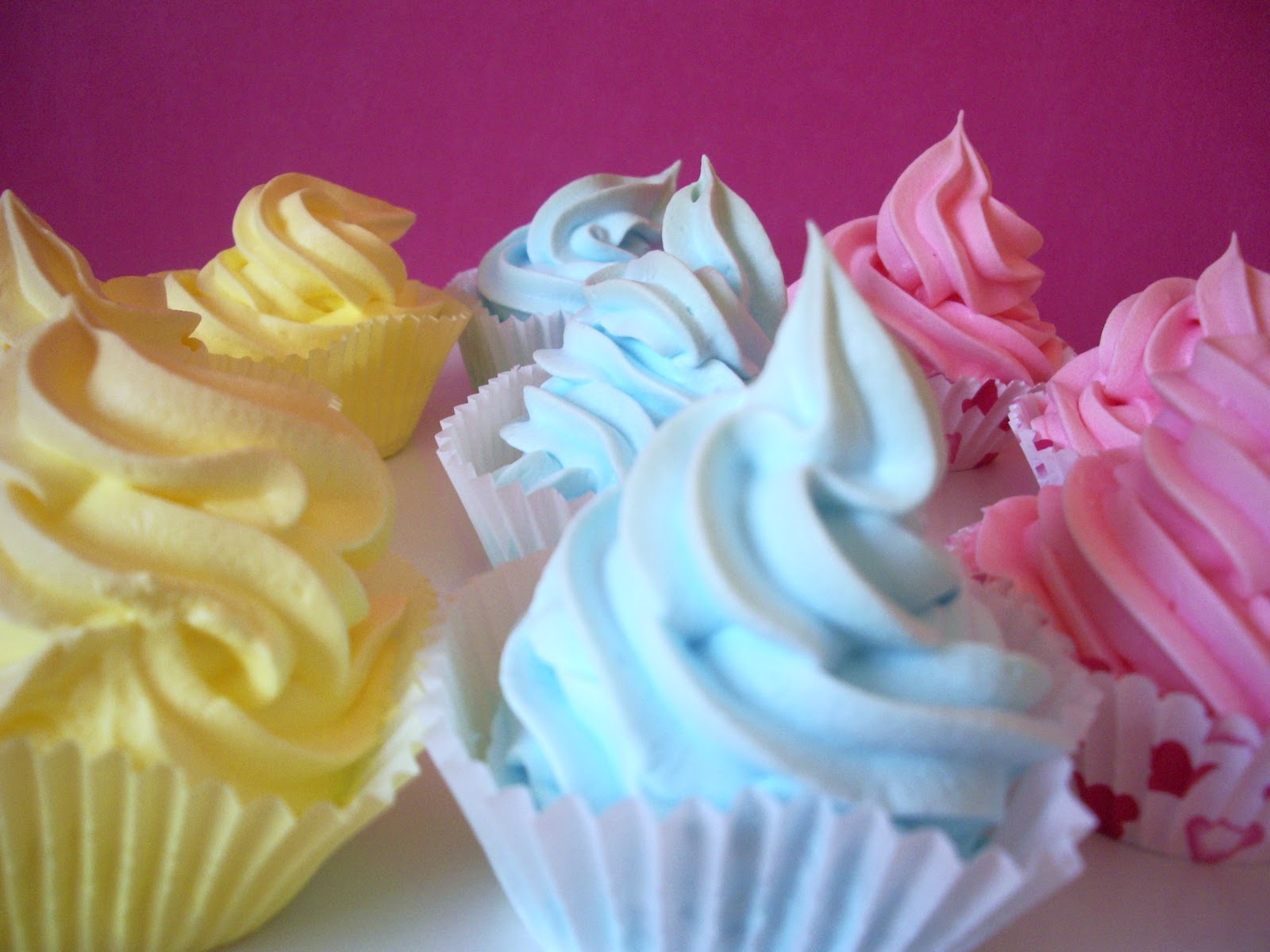 Merengues italianos de colores | Postreadicción: Cursos de pastelería ...