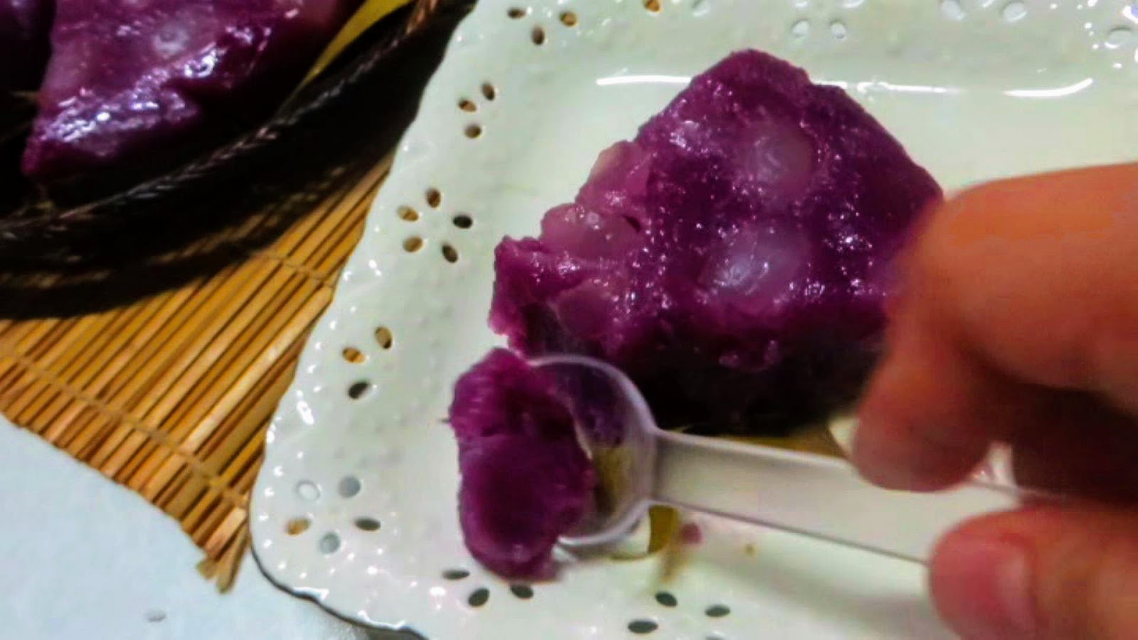 LUWEEH KITCHEN : Ube Cassava Cake Recipe (Steamed)