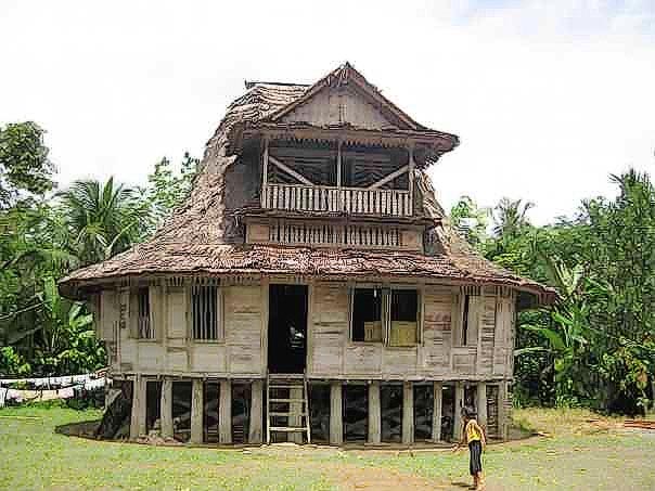 tHomBloG: omo hada rumah adat nias