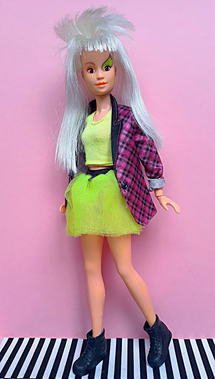 Make a Scene!: Roxy The Misfits unexpected