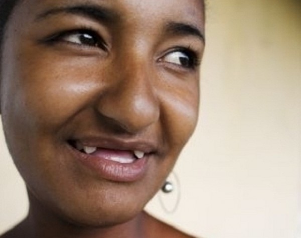 South African's the current fashion: a no front teeth's faces - Art'einsky