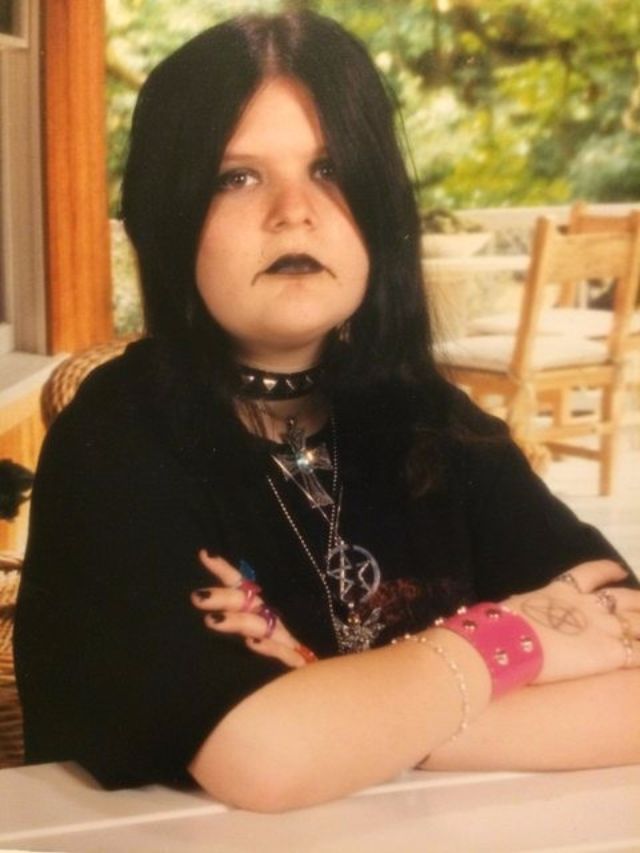 From Bad Hair to Cheesy Smiles, Here Are 40 of the Most Awkward School ...