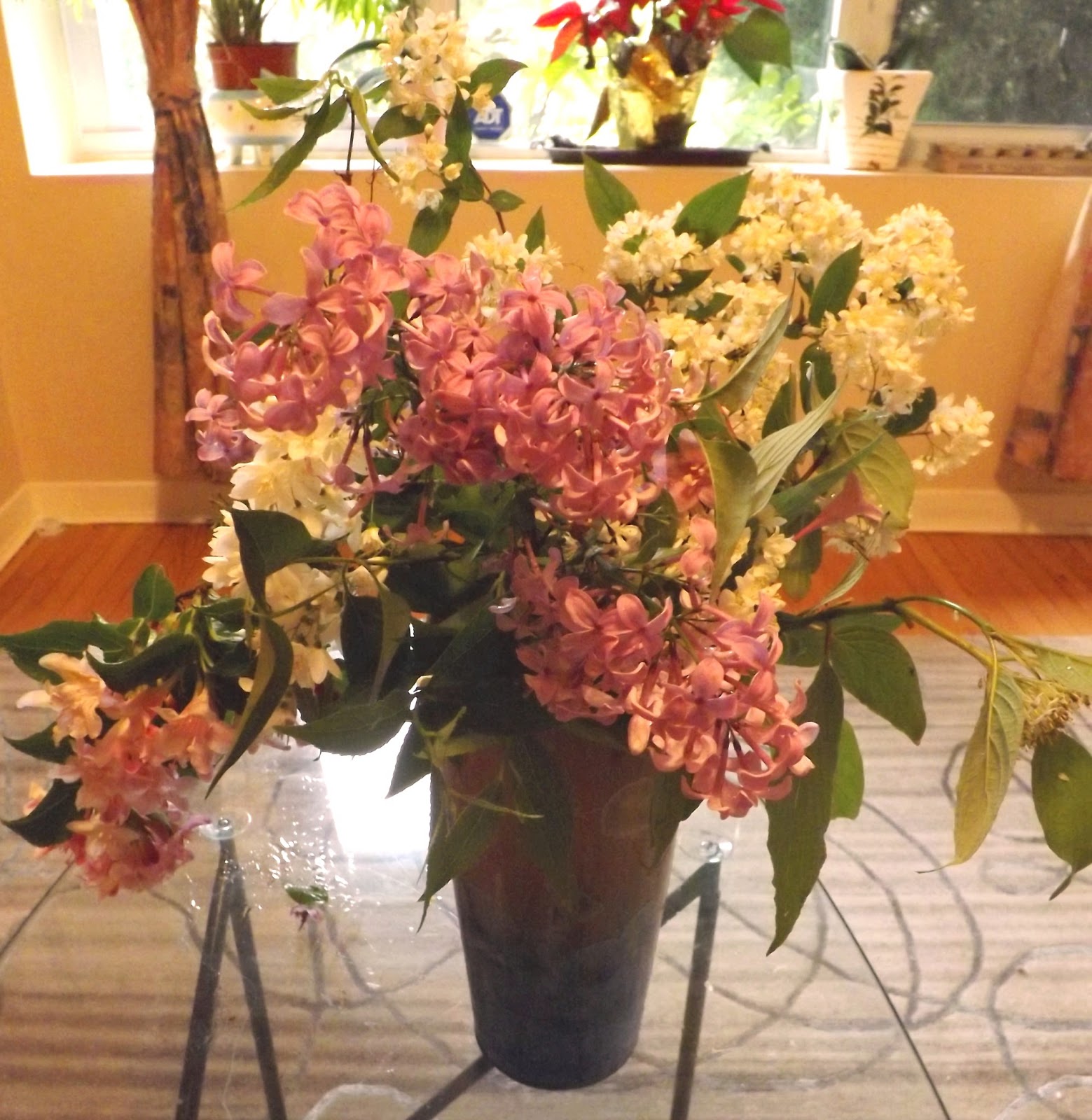 Reinvent Your Day: Create an quick & easy floral bouquet from your ...