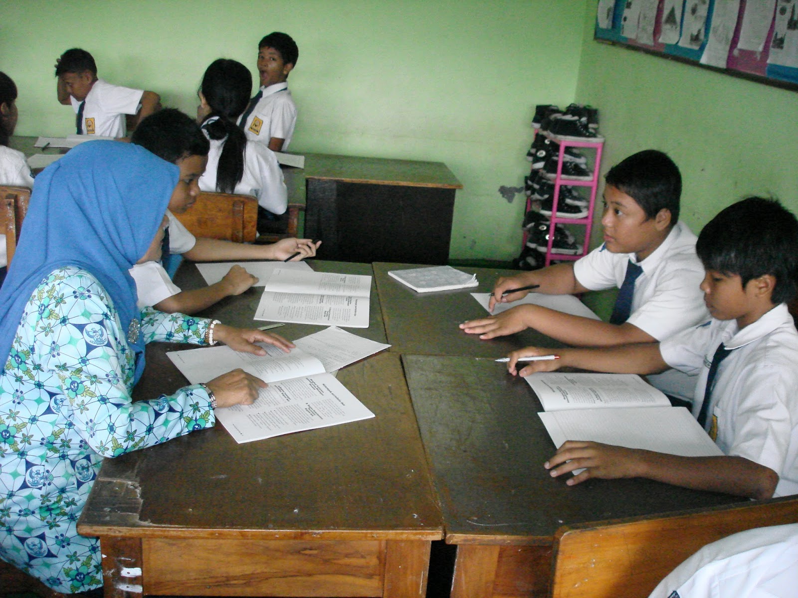 Proses Belajar Mengajar di Dalam Kelas ~ Deep Blue Sea