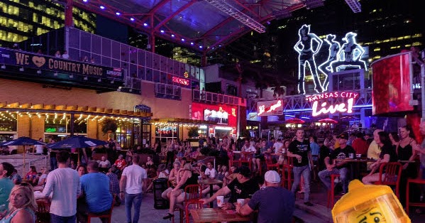 BREAKING!!! NO MASKS & LITTLE SOCIAL DISTANCING SPARKS CONCERN AT ...