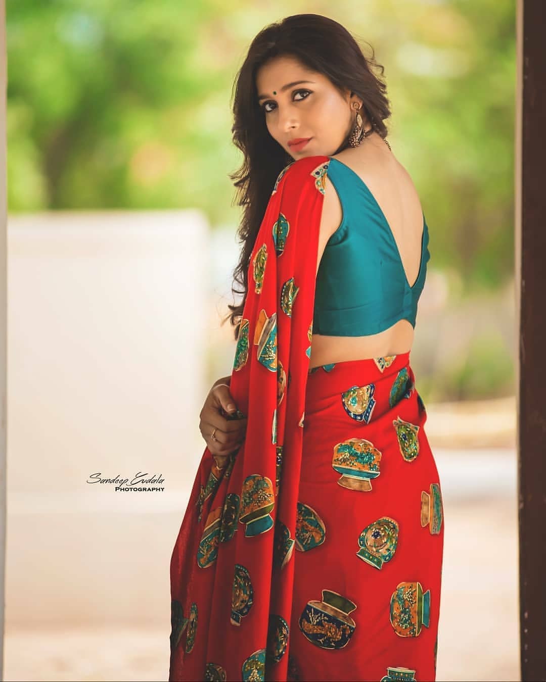 Rashmi Gautam Latest Saree Photoshoot - Latest Movie Updates, Movie ...