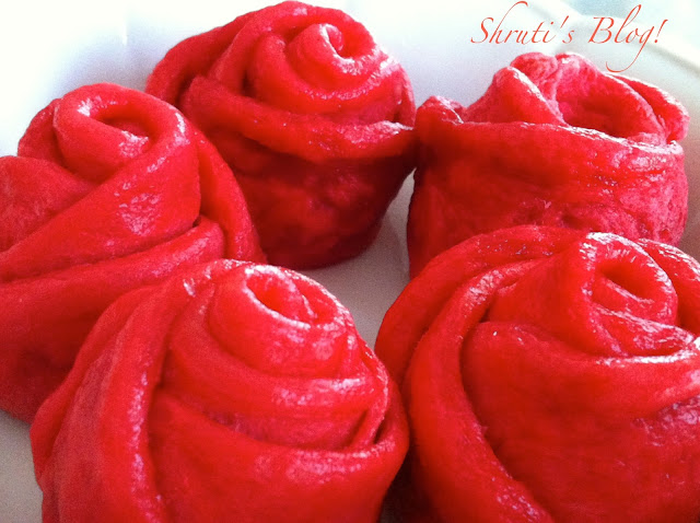 Shruti's Blog: Red Rosebuns