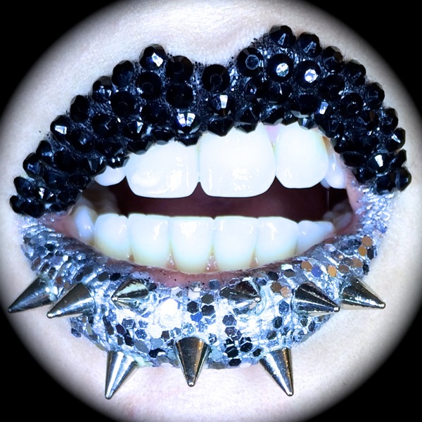 The Magnificent Makeup of Michty Maxx: Stones n' Spikes Lip Art ...