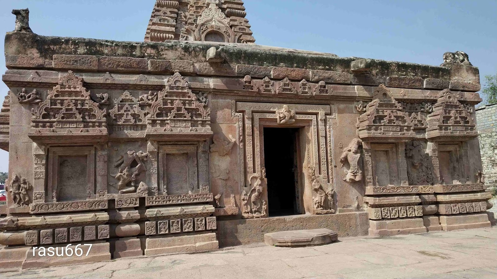 Travel and Carvings: Nava Brahma Temples - Alampur