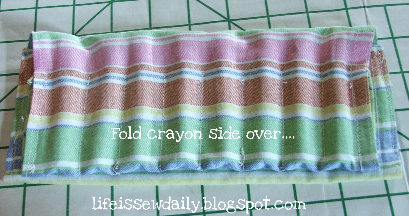 Life is {Sew} Daily: Crayon Folio OR Roll {tutorial}