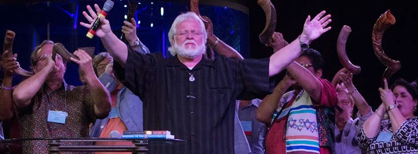 Pattamarot: การเริ่มต้นพลิกฟื้นชุมชนในประเทศไทย คำเผยพระวจนะจากดร.ชัค ...