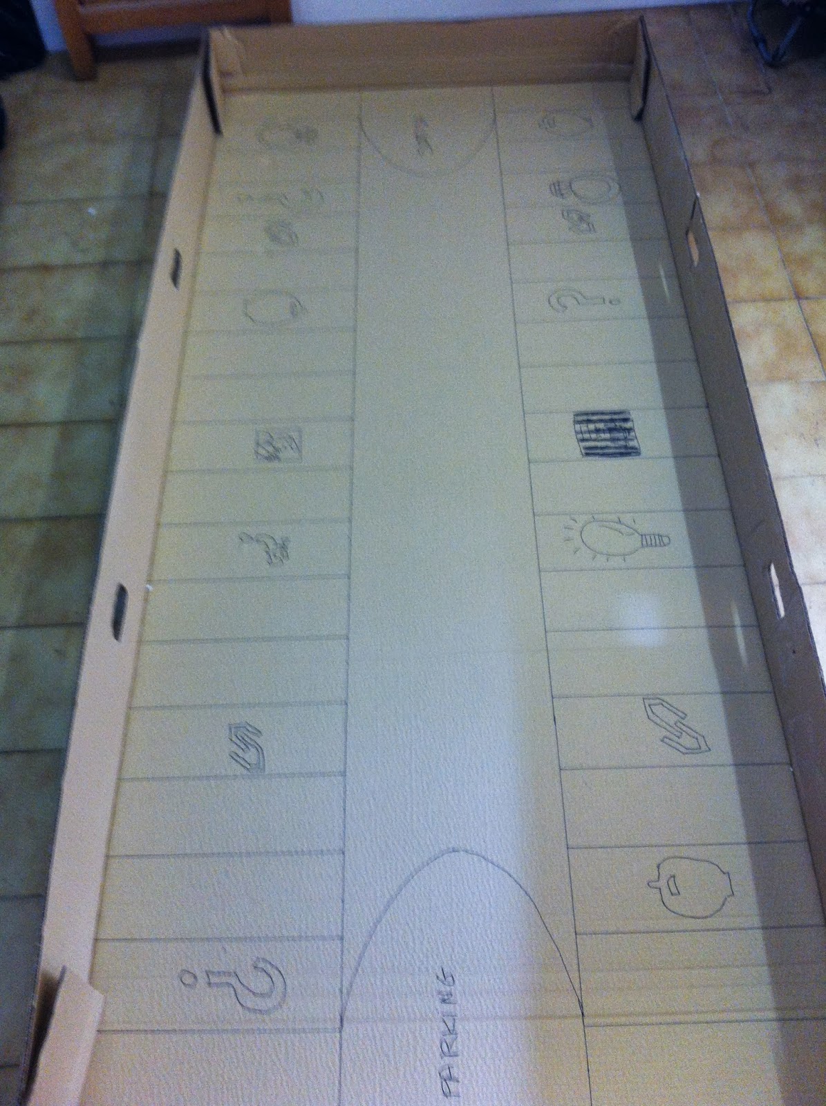 El Arte de Reciclar: Tablero de cartón para jugar a lo grande.