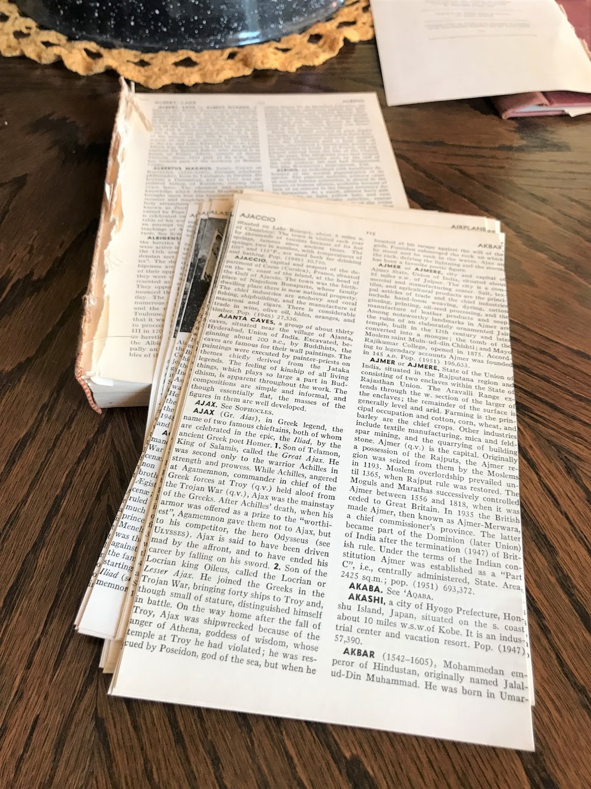 Clover House: Rolled Book Page Wreath