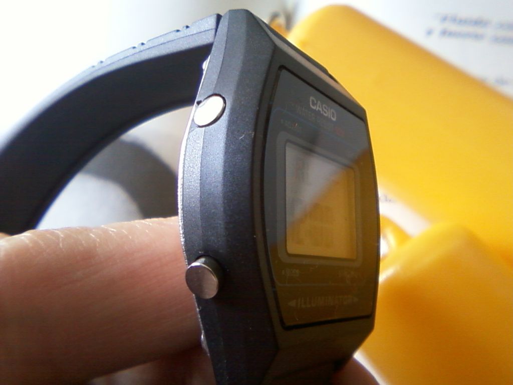 Zona Casio: Prueba: Casio W-202, el totalmente nuevo digital básico de ...