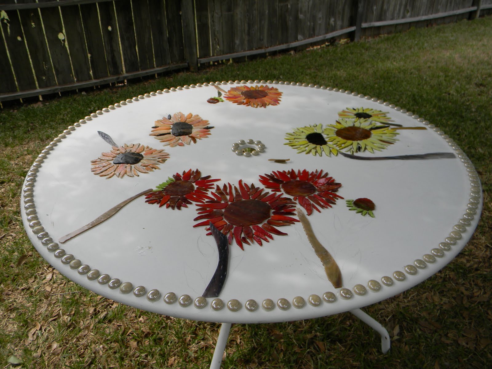 KayzKreationz: Mom's Sunflower Mosaic Table