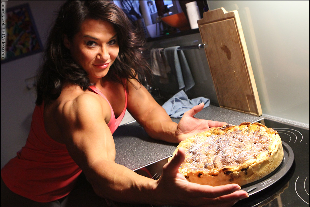 IFBB PRO ALINA POPA: In full prep for Olympia