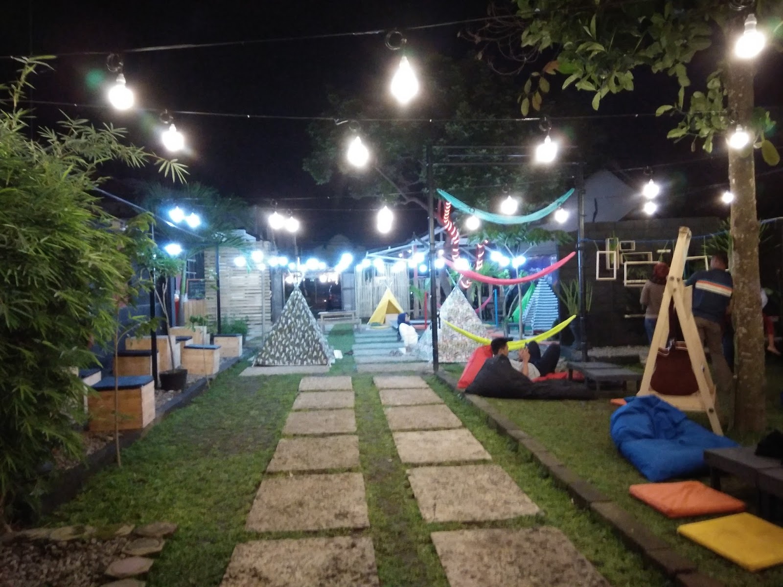 After Seven : Cafe Outdoor Di Blitar - Coffee in the morning