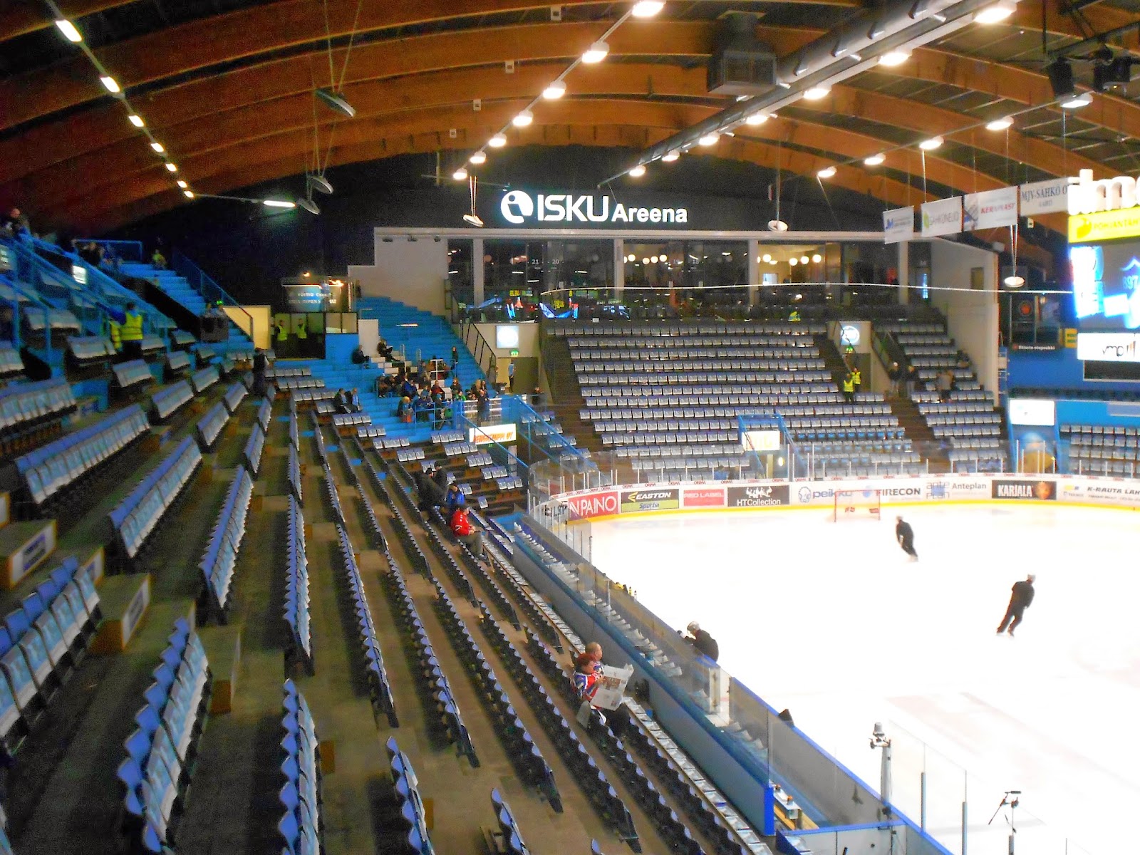 Tunnelmia Lähiavaruudesta: "Villikorttikierros" 15.03.2014 Isku Areena ...