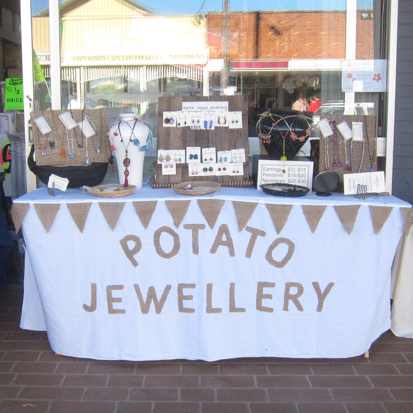 earthapplejane: Banner & Bunting on their first outing to Made In ...