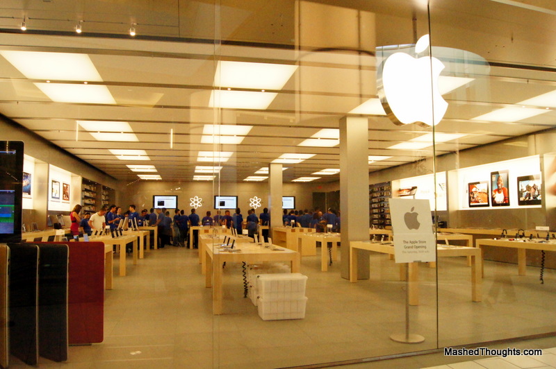 Mashed Thoughts: Metrotown Apple Store Grand Opening Photos