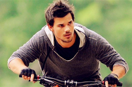 Tracers Movie Film 2015 - Sinopsis (Taylor Lautner, Marie Avgeropoulos ...
