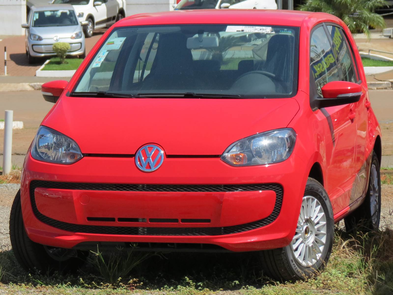 Volkswagen up! 2015 é vendido com desconto de R$ 2.500