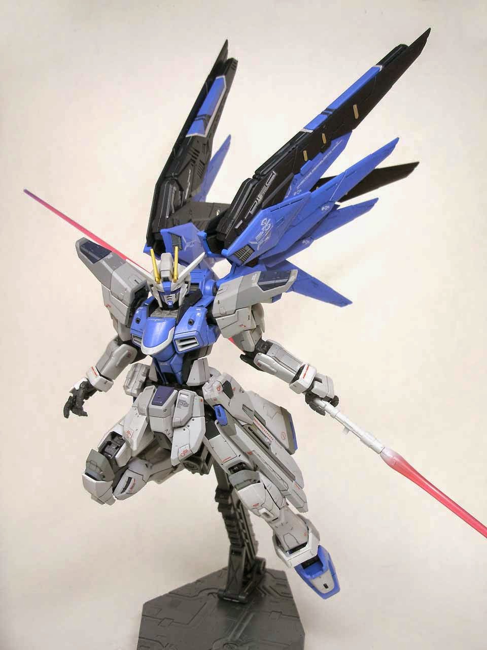 Painted Build: RG 1/144 ZGMF-X10A Freedom Gundam