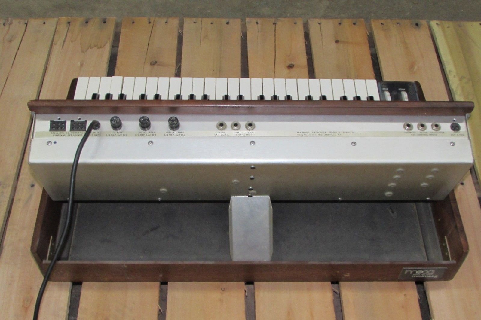 MATRIXSYNTH: 1970's Moog Minimoog Model D Keyboard Synthesizer SN 2141