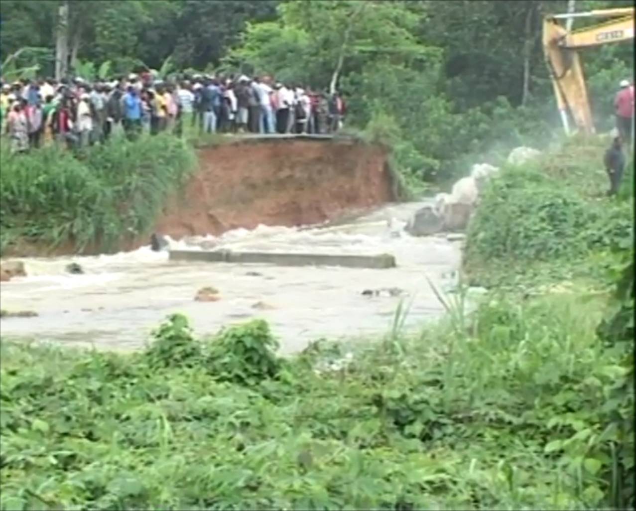 THE SINKHOLE OF NTOUM IS A SYMBOL OF THE STATE OF THE GABONESE ...