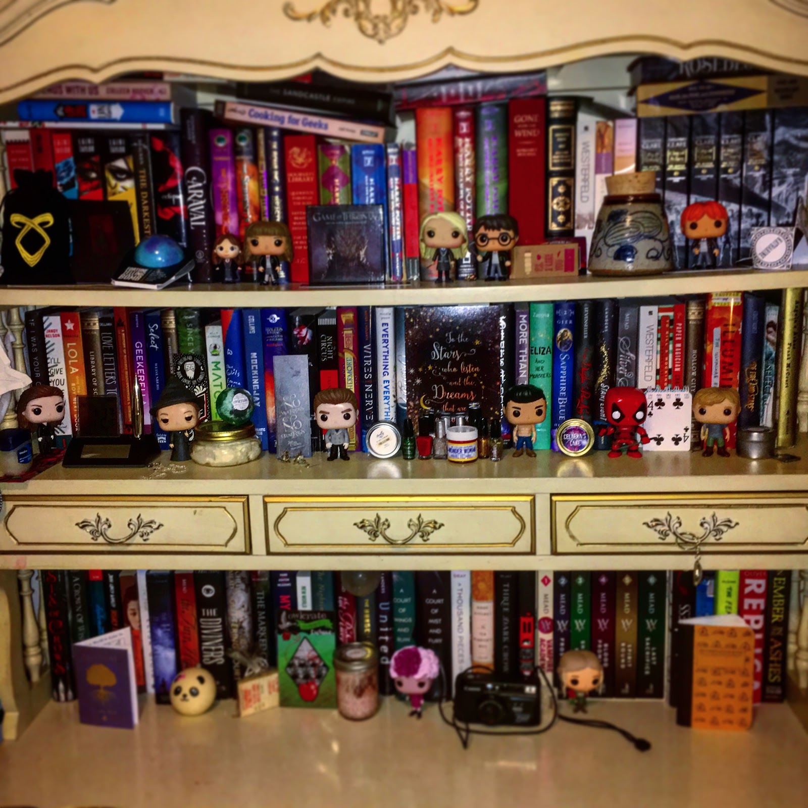 💕📖 Books With Becca 📖💕: Bookish items