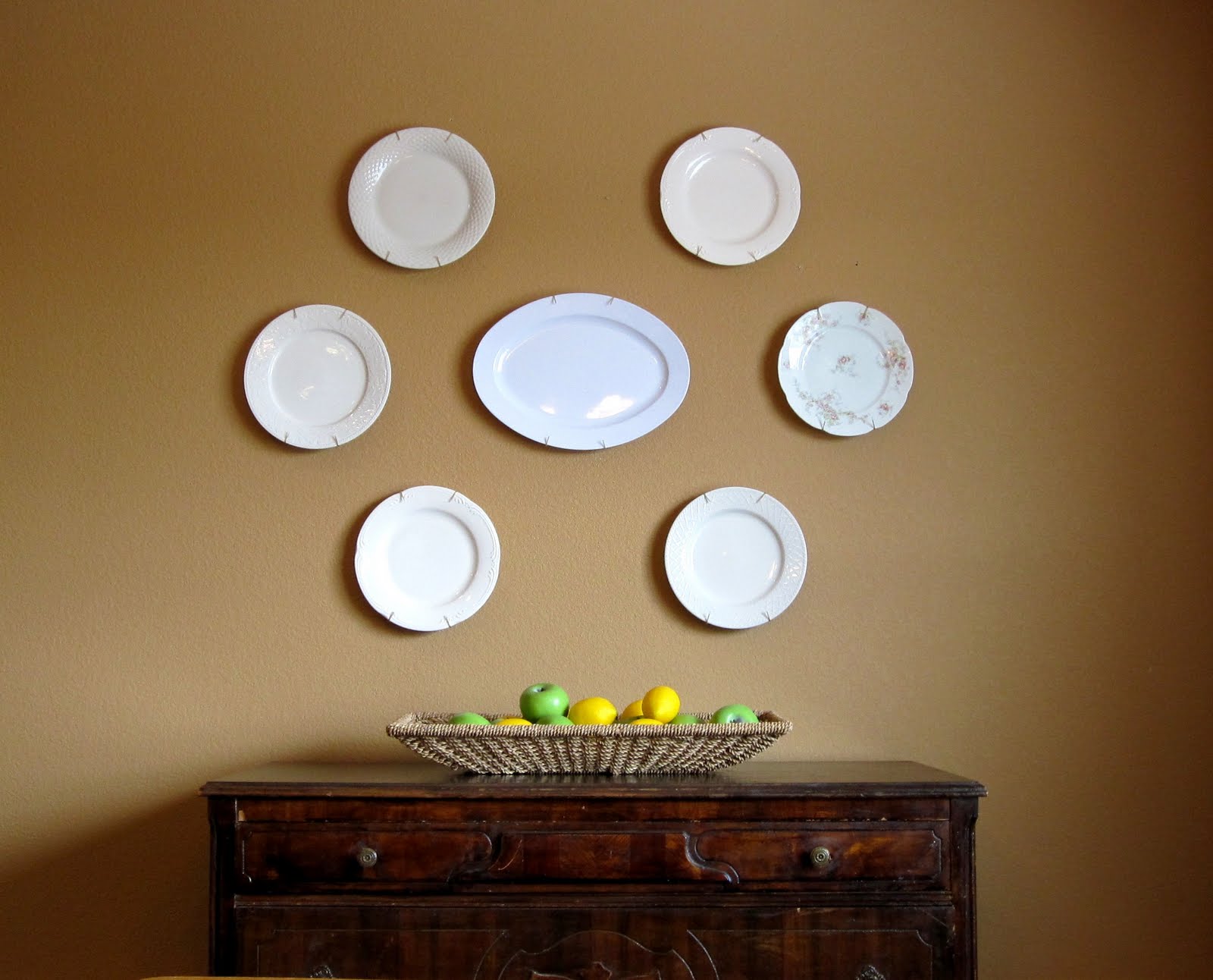Life's Sweeter with Chocolate: Update to Kitchen Plate Wall Update