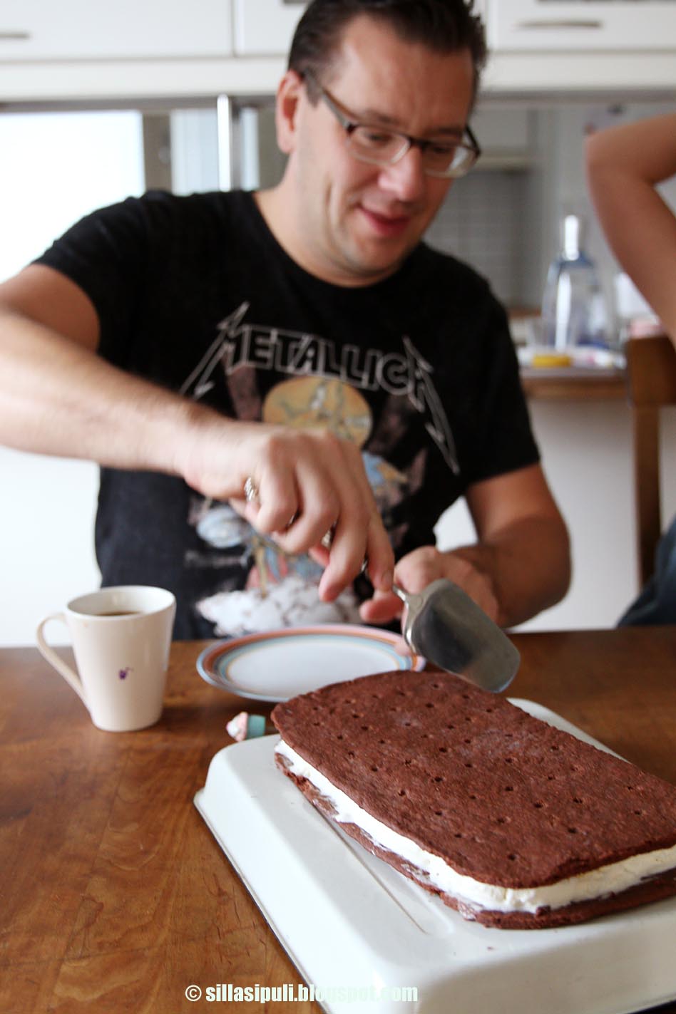 SILLÄ SIPULI: Puffet-jäätelö valtavana