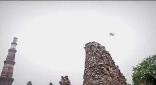 UFO mania: AMAZING VIDEO - Flying Humanoid Creature Filmed in Delhi