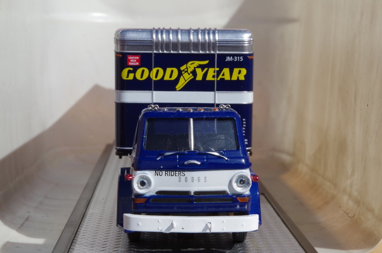 Mustang Fan Peru: Dodge L600 COE 1969 + Dodge Charger Daytona 440 1969 ...