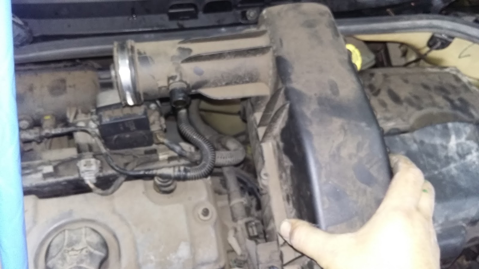 27 Mecánica fácil: CAMBIAR MOTOR DE ARRANQUE CITROEN C3 1.4