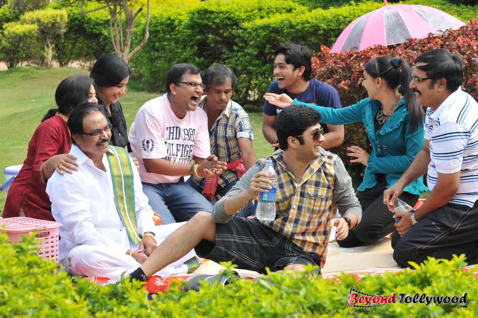 BeyondTollywood.Com: Pelli Pusthakam Movie Photos