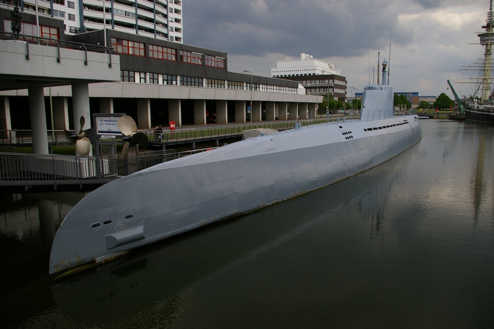 Schiffe und Meer: U 2540