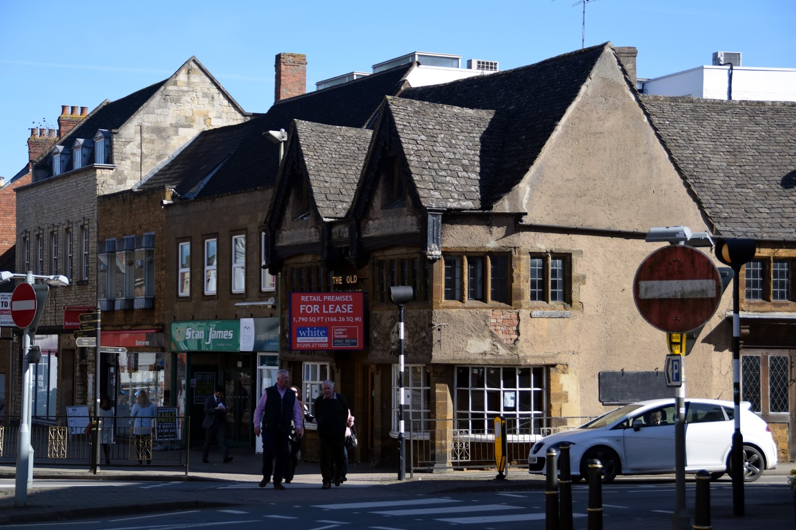 Enjoy your time with beautiful places: Banbury is a market town in ...