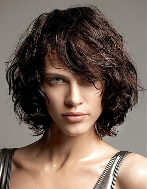 10 Model Rambut Bob Layer Untuk Rambut Keriting - Model Rambut Pendek ...