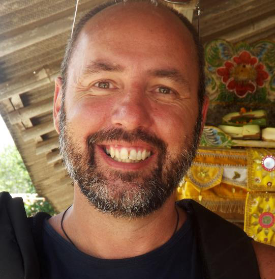 Poets United: Life of a Poet ~ Simon Grady