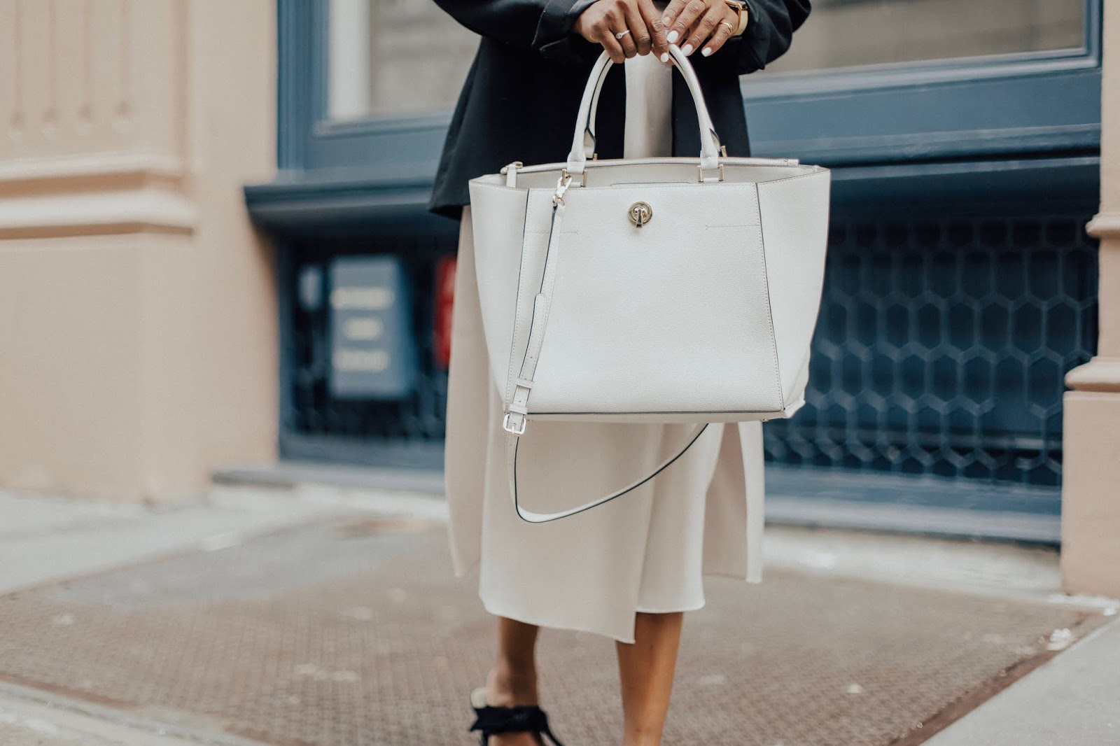 Dadou~Chic: Why You Need A White Work Bag