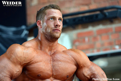Muscle Lover: German bodybuilder Tim Budesheim