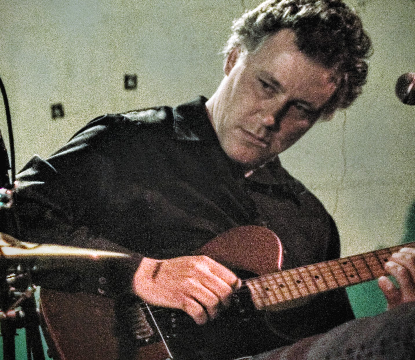 PREPARED GUITAR: Aaron Russell 13 Questions