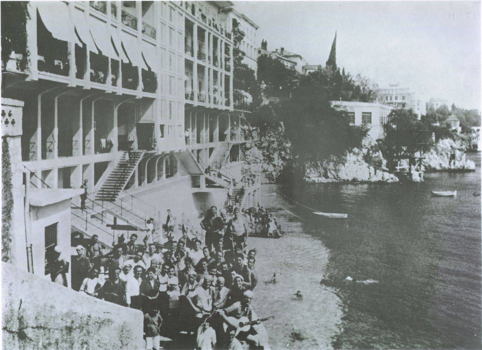 Pogled na grad iliti Veduta della Cittá: Gradska kupališta