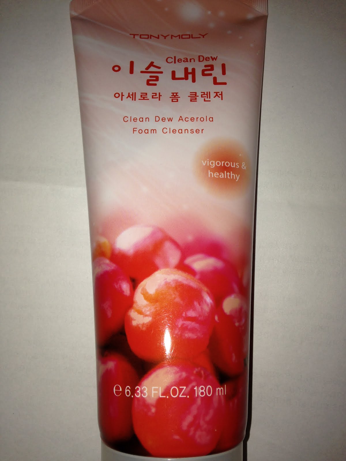Thoughts: TONYMOLY Clean Dew Foam Cleanser 180ml / # Acerola (아세로라)