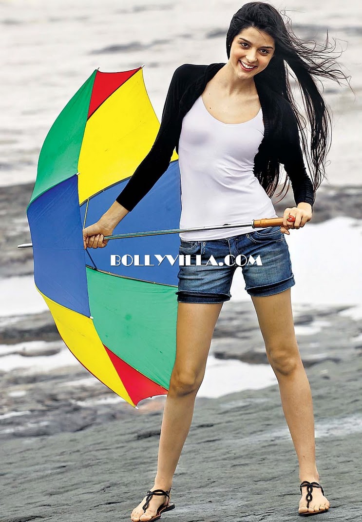 Who Has Hottest Legs In Bollywood?