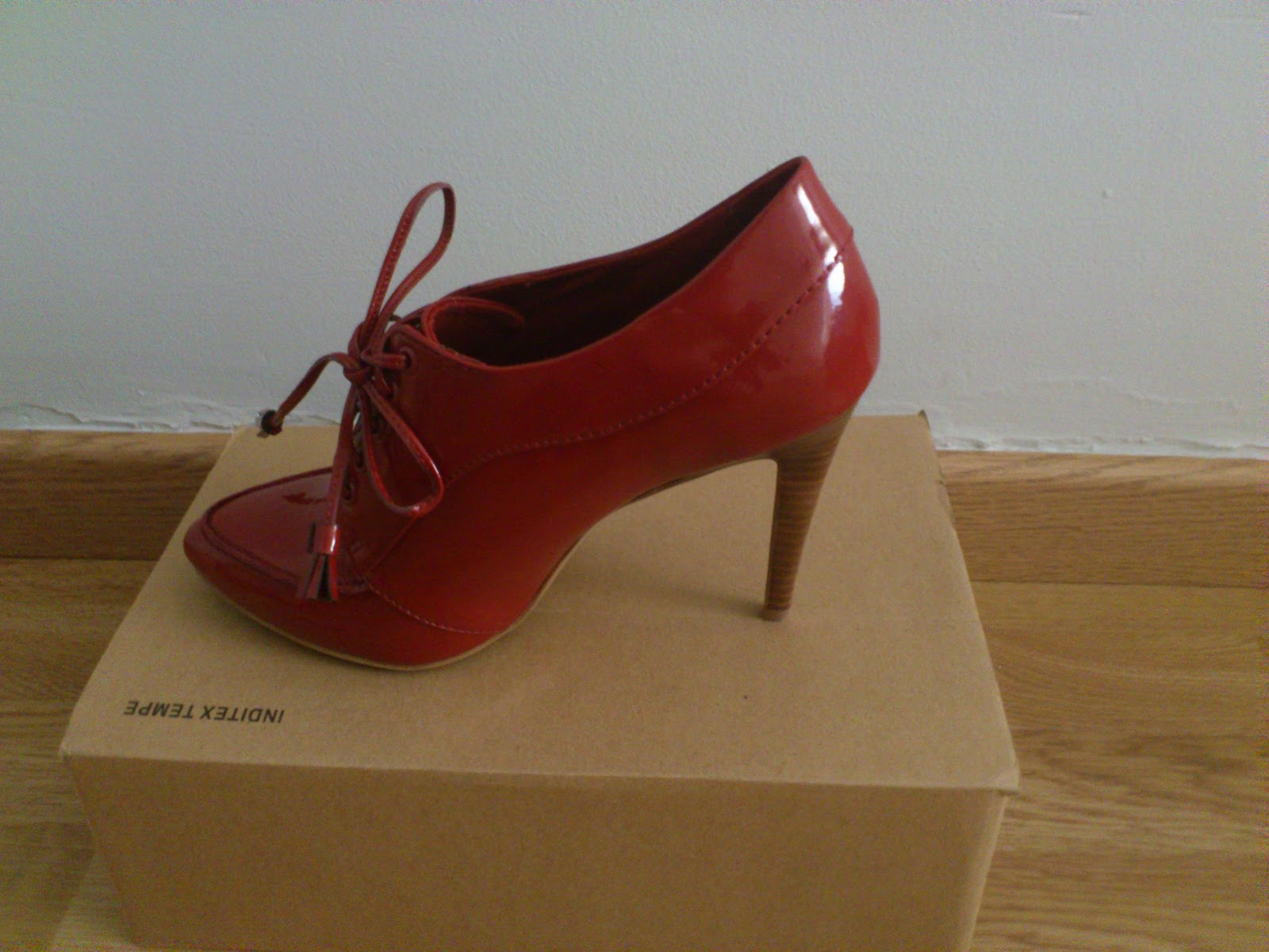 Mamen Outfits: Tacones rojos de charol