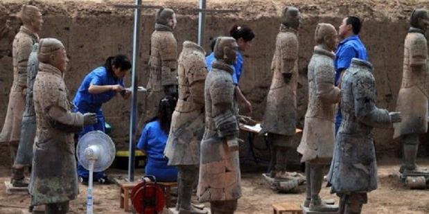 110 Prajurit Terakota China Diekskavasi Tim Akreolog - Mulyono Blog's